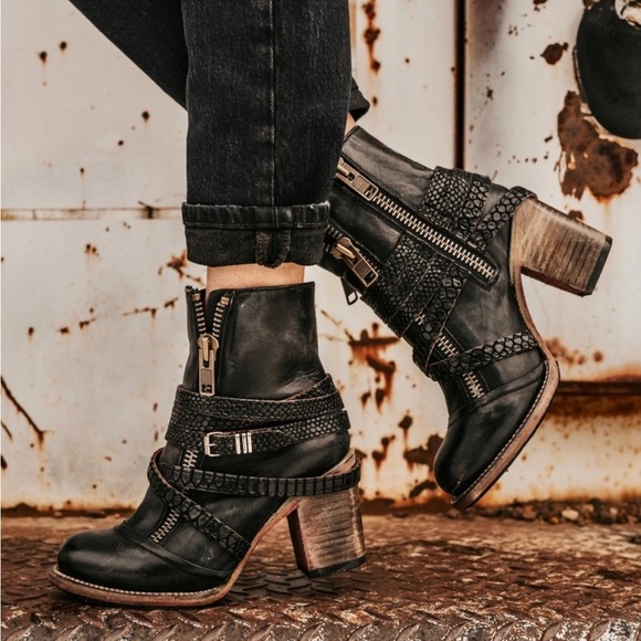 freebird | Shoes | Freebird Black Balboa Boots Leather Size 8 Snake | Poshmark